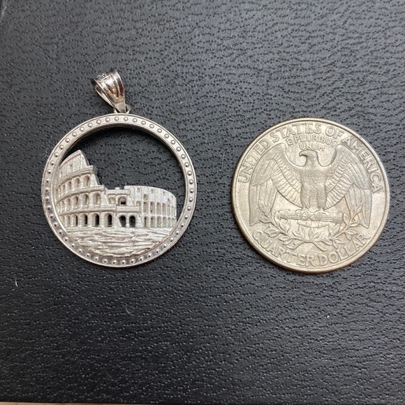Element Shine | Jewelry | 4k Solid Gold Historic Rome Colosseum Pendant ...